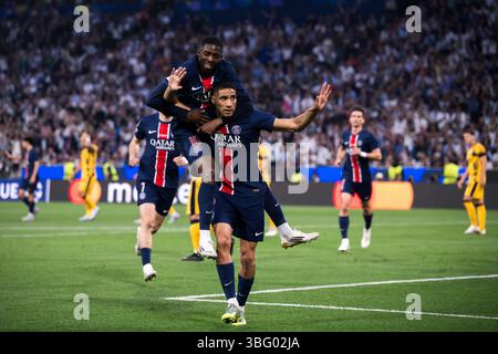 Ousmane DEMBELE of PSG celebrates his goal during the French ...
