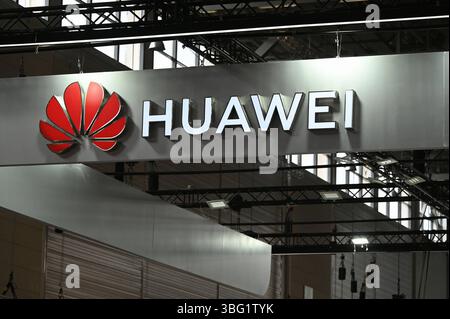 Logo und Schriftzug des chinesischen Telekommunikationsausrüster und ...