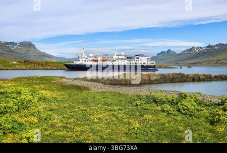The small expedition cruise ship NATIONAL GEOGRAPHIC EXPLORER visiting ...