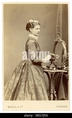 Portrait of a young lady, circa 1868 (Vintage.es Stock Photo - Alamy