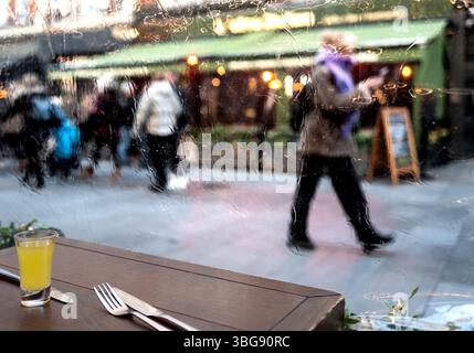 diffused distorted people street scene Stock Photo - Alamy