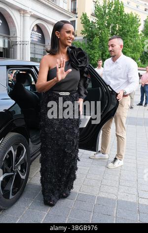 Iman arrives at the ELLE STYLE AWARDS 2025 at the Teatro Real in Madrid ...