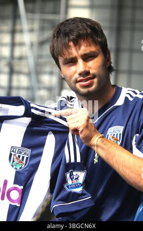 West Bromwich Albion's Claudio Yacob Stock Photo - Alamy