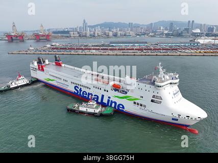YANTAI, CHINA - JUNE 5, 2025 - The Ro-RO ship "Stena Foreteller ...