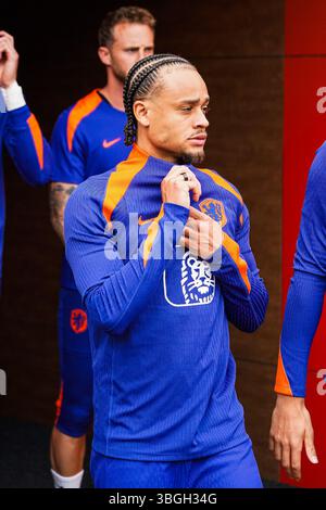 ZEIST - Xavi Simons during a training session of the Dutch national ...