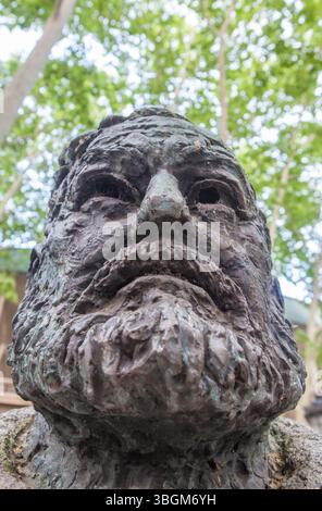 Hemingway bust, Pamplona. Navarre. Spain Stock Photo - Alamy