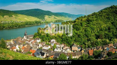 Heimburg, or Hoheneck or Hohneck in Niederheimbach on the Middle Rhine ...