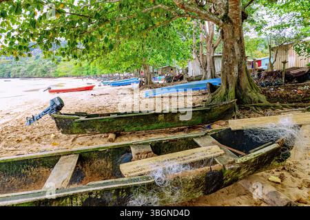 Fishing village Praia das Burras on the island of Principe in West ...