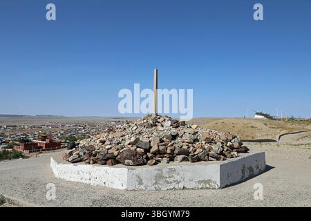 Mongolian ovoo at Sainshand in the Gobi Desert Stock Photo - Alamy