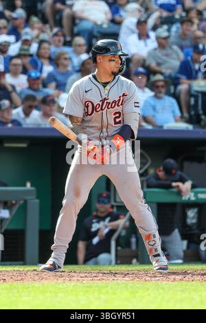 Detroit Tigers third baseman Javier Báez tumbles over after tagging out ...