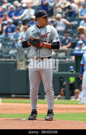 Detroit Tigers pitcher Keider Montero, left, celebrates with catcher ...