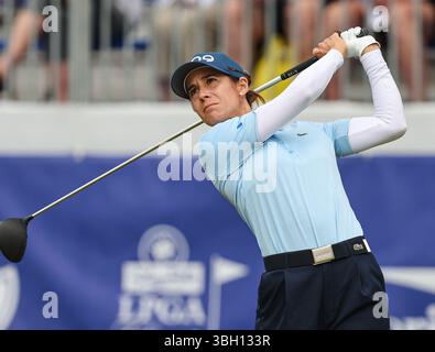 Azahara Munoz tees off on the 4th hole during the first round of the ...