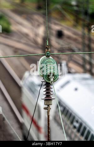 Bahnstrom, Oberleitung, Detail, Verspannung der stromführenden ...