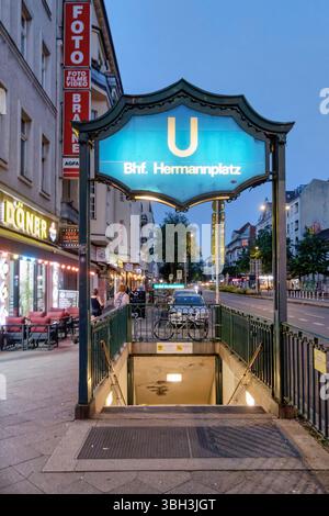 U-Bahn Station Hermannplatz, BVG, oeffentlicher Nahverkehr, Karl-Marx ...