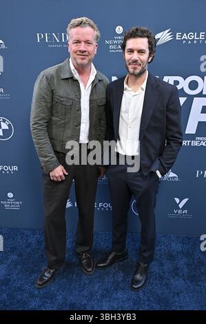 McG und Adam Brody bei der Verleihung des TV Performance of the Year ...