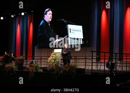 Rezno, Germany. 07th June, 2025. Martina Viktorie Kopecka, left, and ...