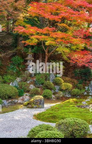 The beautiful Manshu-in Temple during fall season in Kyoto, Sakyo ward ...