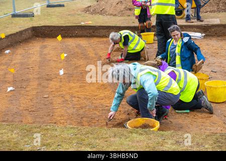Time Team archaeologists excavating Garden Field at Sutton Hoo, Suffolk ...