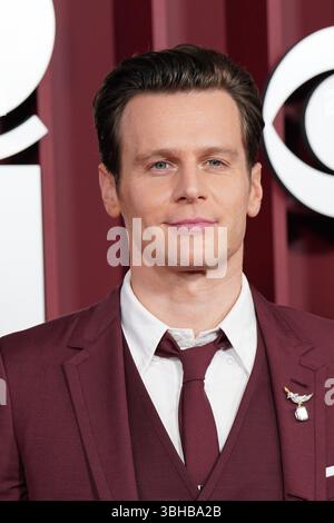 Jonathan Groff at arrivals for The American Theatre Wing s 78th Annual ...