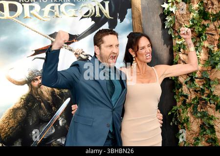 Gerard Butler und Morgan Brown bei der Premiere des Kinofilms 'How to Train Your Dragon ...