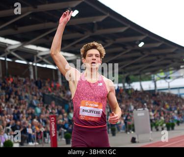 HENGELO - Jonas Phijffers (Netherlands) in action in the 400 meters at ...