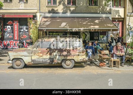 Berlin Kreuzberg-Friedrichshain Opel Olympia, Baujahr 1956 von Dozent ...