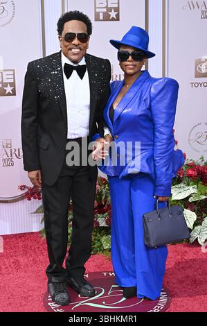 Charlie Wilson und Shante Broadus bei der Verleihung der 25. BET Awards ...