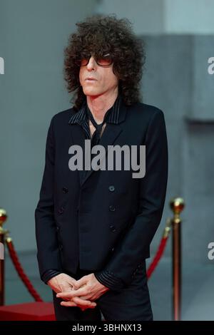 Craig Ross attended 'the red carpet for the 10th Anniversary of Netflix ...