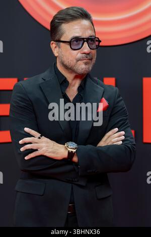 Enrique Arce attended 'the red carpet for the 10th Anniversary of ...