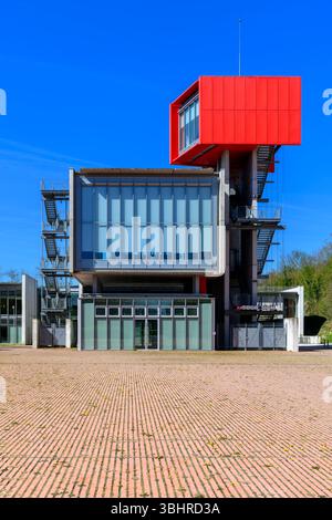 Tour Signal is a bright red, trapeziod-shaped building by architect ...