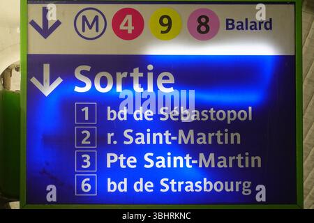 Paris, Metro, Leitsystem // Paris, Metro, Wayfinding System *** Paris ...