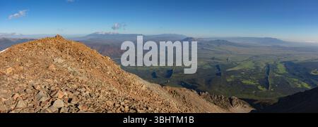 The Great Dikes rock formations in the Spanish Peaks of Colorado, USA ...