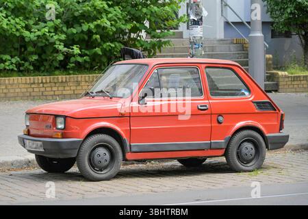 Polski Fiat 126 P 650 E, Parkplatz am Straßenrand, Bezirk Mitte, Berlin ...