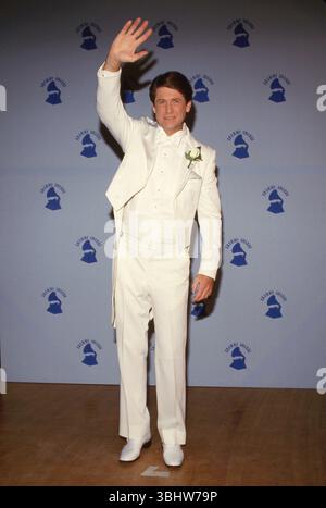 LOS ANGELES, CALIFORNIA - FEBRUARY 24: (L-R) Olivia Williams and ...