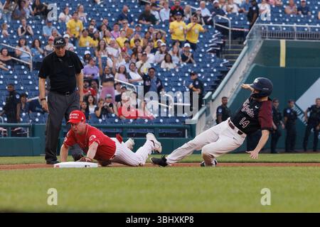August 11, 2025: Washington Nationals players stand during the National ...