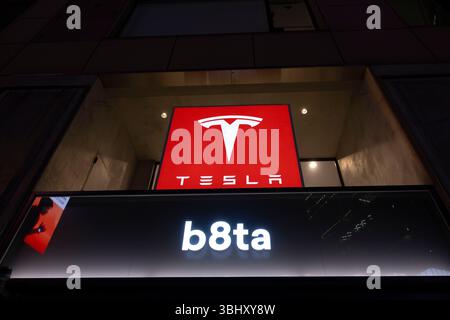 Tokyo, Japan. 25th Apr, 2025. Tesla Optimus humanoid robot on display ...