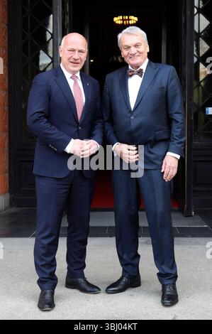 Bohuslav Svoboda und Kai Wegner bei der Eintagung des ...