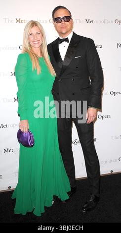 Mary Cryder and Brant Cryder Metropolitan Opera's premiere of 'Jules ...