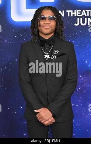 Dylan Gilmer bei der Premiere des Animationsfilms 'Elio' im El Capitan ...