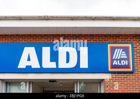 Aldi supermarket sign Stock Photo - Alamy