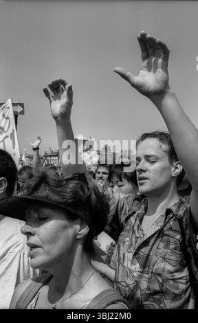 Germany, Berlin, 23 May 1992, March for Jesus, praying Christians ...