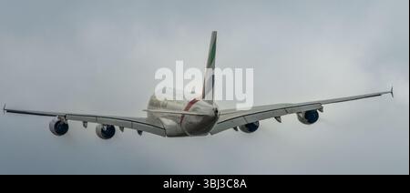 Emirates Airbus A380 A6-EUO Stock Photo - Alamy