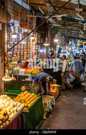 SULAYMANIYAH, IRAQ - OCTOBER 6, 2022: Fruit stalls at a market in ...