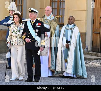 Bishop Johan Dalman and King Carl Gustaf arrive at the liturgical ...
