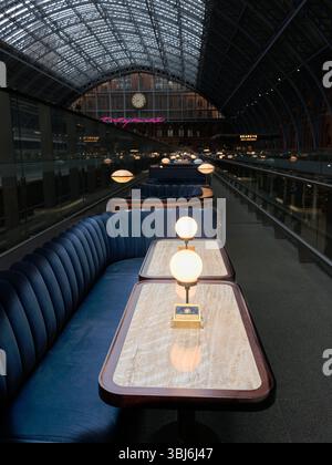 Searcy's Brasserie and Champagne Bar at St Pancras Rail Station upper ...