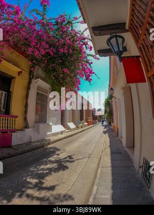 Street scene in Cartagena, Colombia Stock Photo - Alamy