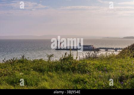 East Overcliff Drive, Bournemouth, UK - April 25th 2025: Clifftop view ...