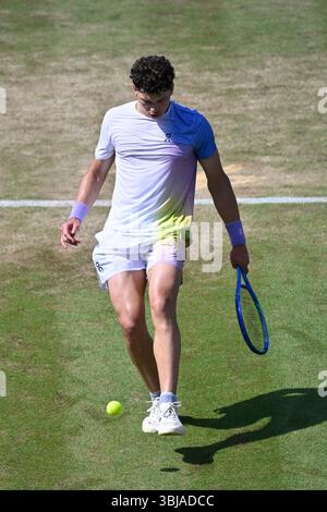 Ben Shelton (USA) Aktion kickt Tennisball Tennis Herren BOSS Open ATP ...