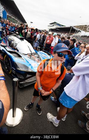 spectators, fans grid during the 8 Hours of Bahrain 2025, 8th round of ...