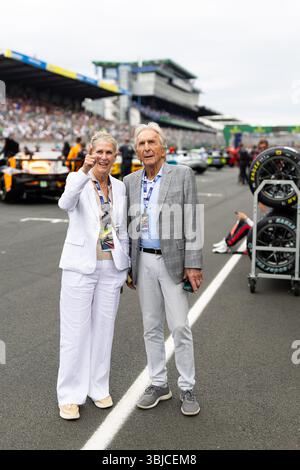 spectators, fans grid during the 8 Hours of Bahrain 2025, 8th round of ...